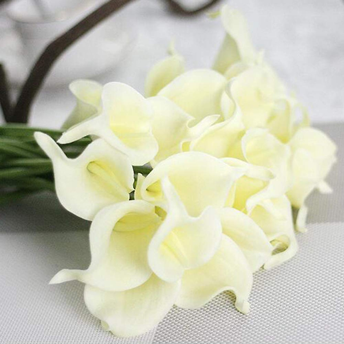 GUCHIS 30pcs Artificial Calla Lily Bridal Wedding Bouquet,Artificial Real Touch Latex Flowers for Home Garden Party Wedding Decoration