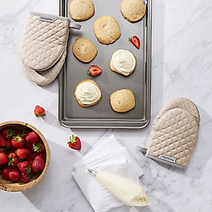 KitchenAid Asteroid Mini Oven Mitt, 5.5"x8", Milkshake 2 Count