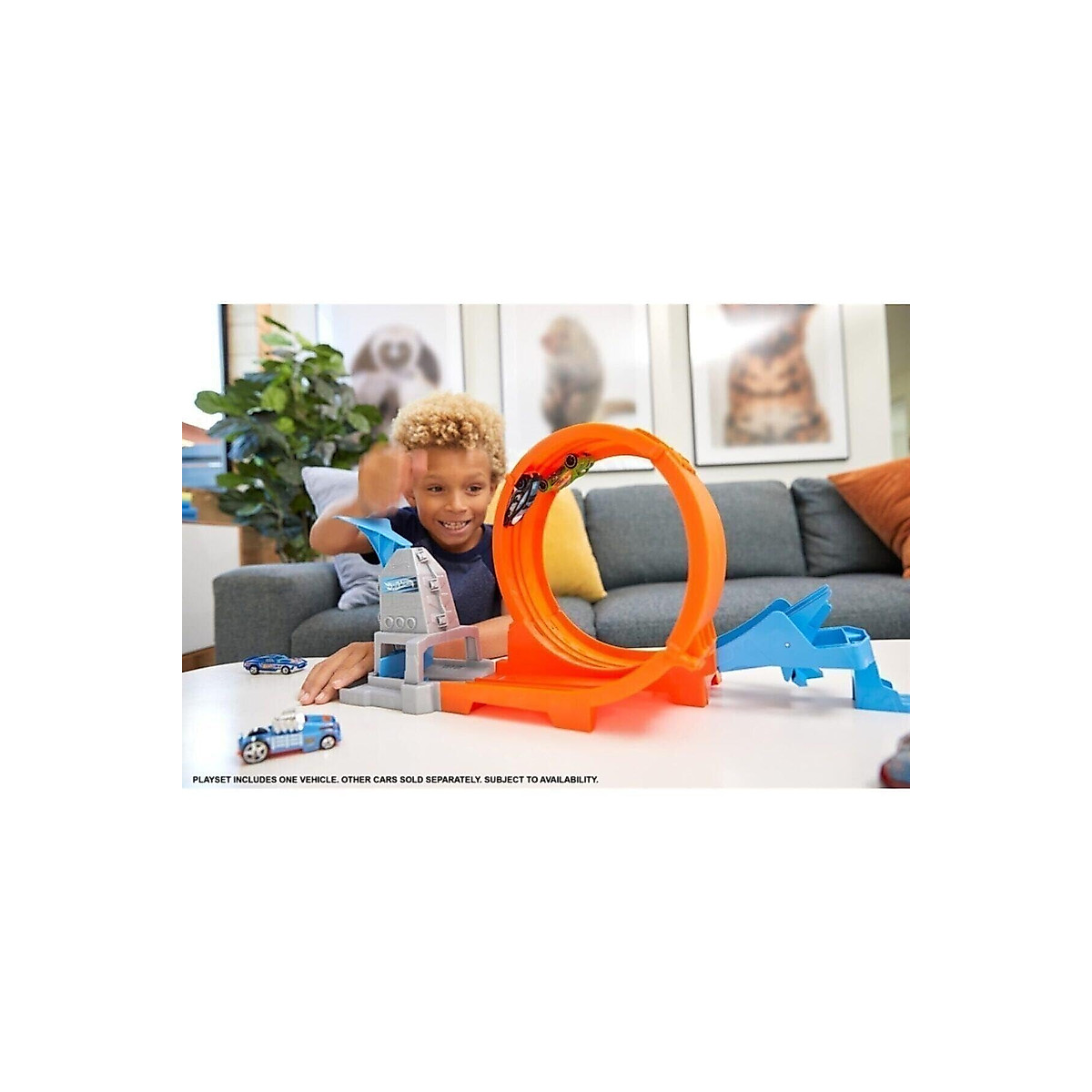 Hot Wheels Toy Car Track Set Loop Stunt Champion, Dual-Track Loop with Dual-Launcher, Includes 1:64 Scale Toy Car