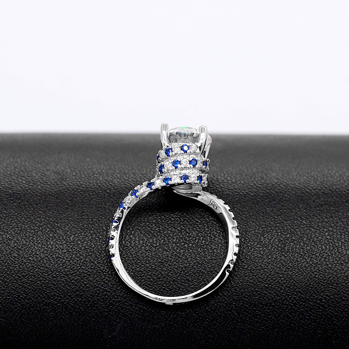 Uloveido Rhodium Plated Simulated Diamond Solitaire Wedding Promise Ring Cubic Zirconia Twist Wrap Rings Gifts for Women Mother (Size 7) Y191