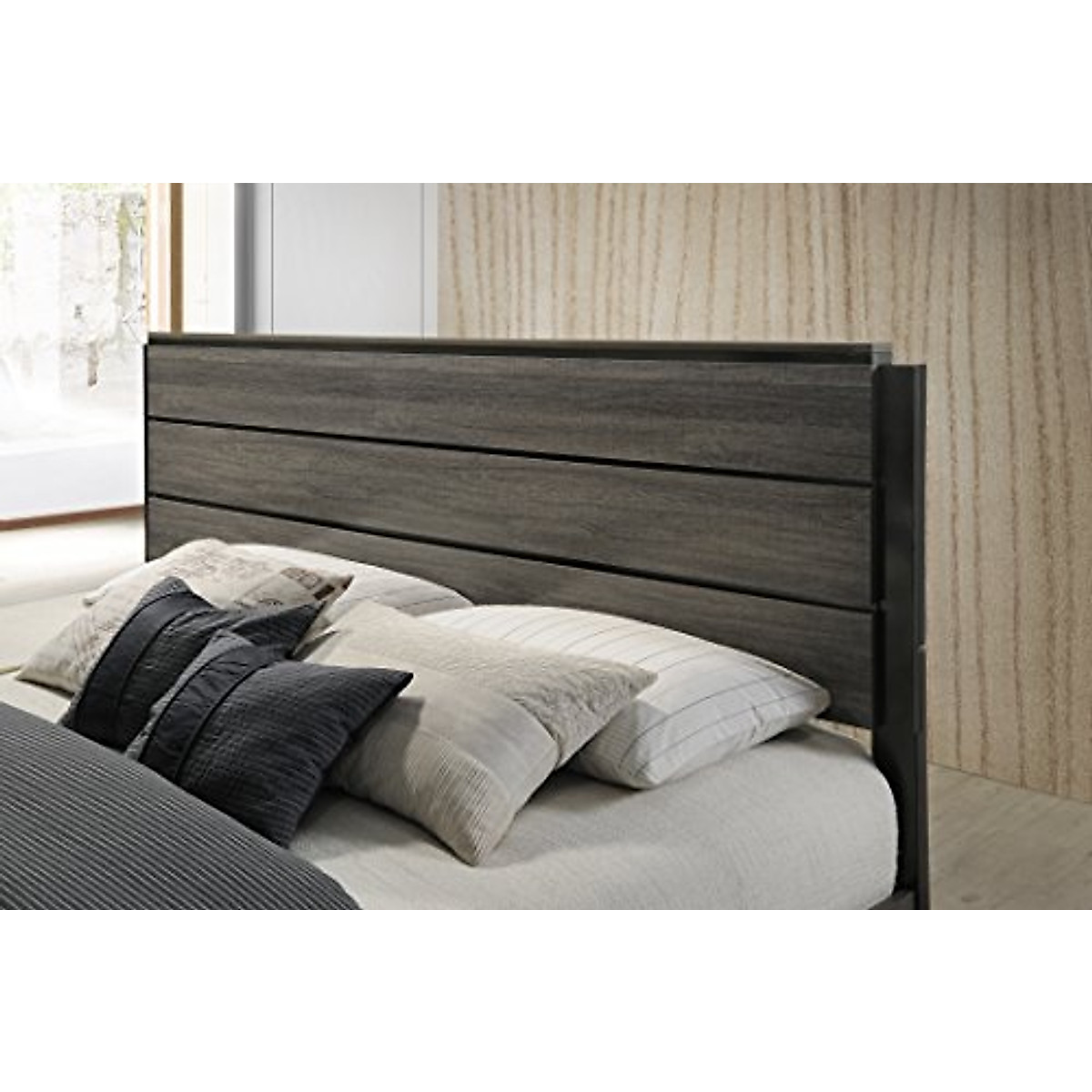 Roundhill Furniture Ioana 187 Antique Grey Finish Wood Bed Room Set, Queen Size Bed, Dresser, Mirror, Night Stand, Chest