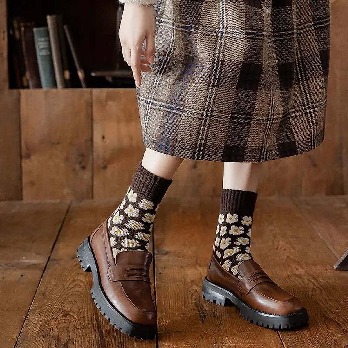 Meloday Thick Wool Classic Vintage Brown Beige Hiking Crew Socks comfy and cushy - 6 Pairs Per Pack