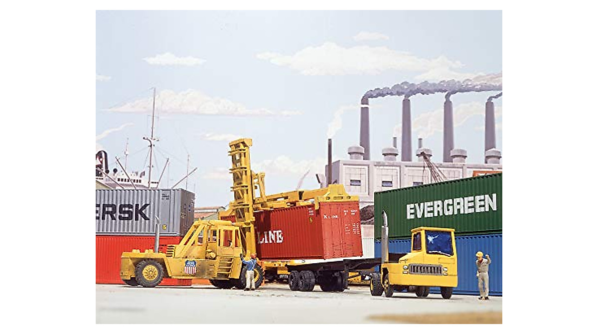 Walthers HO Scale Kalmar Container Crane Kit for Realistic Ports