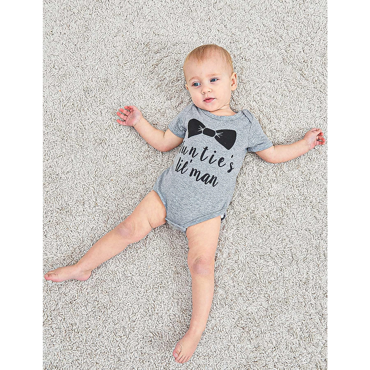 RAISEVERN Baby Clothes 0-3 Months Auntie's Lie Man Newborn Boy Girl Outfit Announcement Sayings Bodysuit Unisex Funny Infant Romper