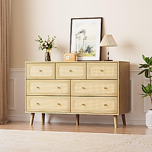 Wananlanen Rattan Dresser for Bedroom, Wood Boho 7 Drawer Chest of Drawer with Storage and Gold Handle, Modern Natural Rattan Dresser for Living Room, Hallway, Entryway