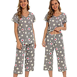 ENJOYNIGHT Women's Pajama Short Sleeve Sets Top with Capri Pants Sleepwear Sets Loungewear(X-Large,Flower)