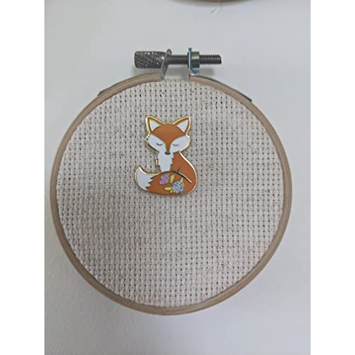 Forest Fox Needle Minder