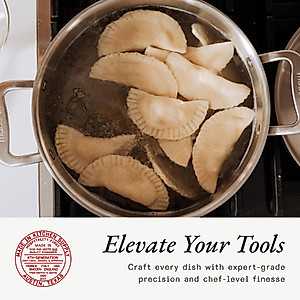 Made In Cookware - 8 Quart Stainless Steel Stock Pot With Lid - 5 Ply Stainless Clad - Professional Cookware - Crafted in Italy - Induction Compatible