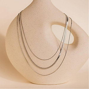 Léwind Gold/Silver Layered Necklaces for Women, Dainty 18K Gold Plated Choker Necklaces for Women Trendy Layering Herringbone Box Snake Paperclip Chain Fashion Jewelry Set