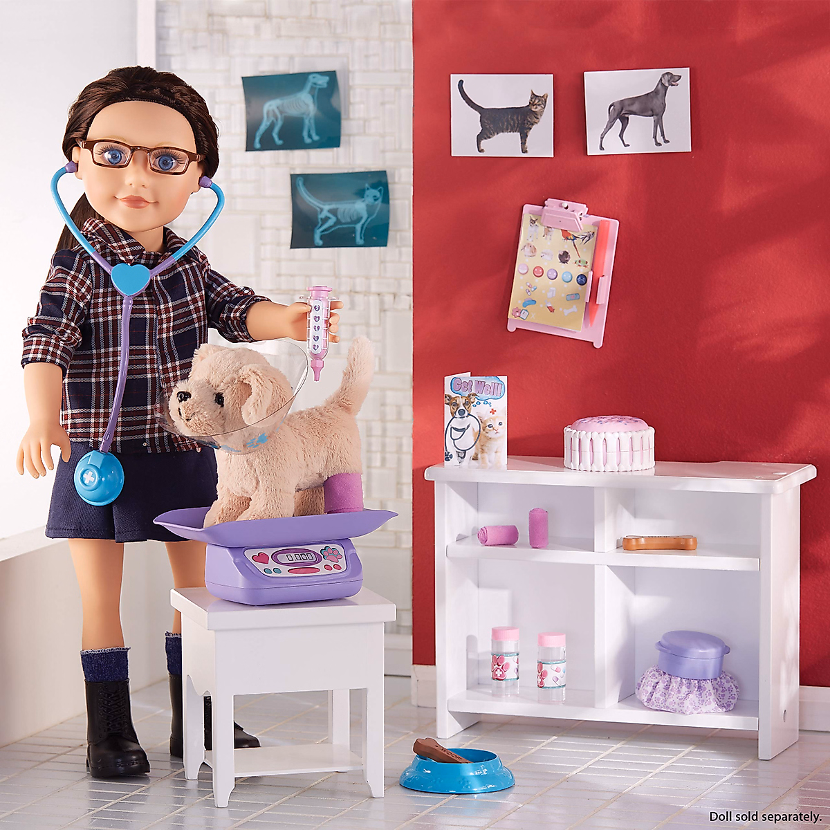 Journey Girls Vet Center and Yellow Lab Pretend Playset, 22-pieces, Scaled For Most 18” Dolls