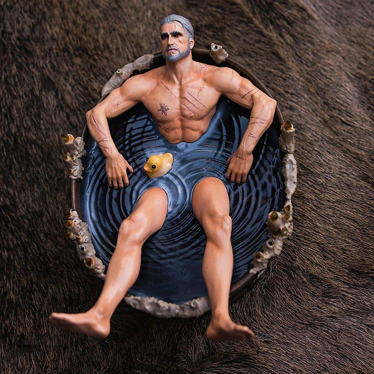 Dark Horse Deluxe The Witcher III: The Wild Hunt: Geralt in Bath Polyresin Statuette Brown