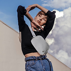 Mum's Memory Fanny Packs for Women Men, Crossbody Fanny Pack, Waterproof Everywhere Belt Bag with Adjustable Strap, Fashion Waist Pack for Traveling (Light grey)