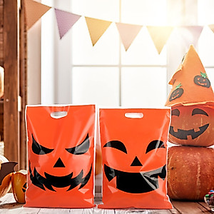 STEFORD 72PCS Large Halloween Pumpkin Face Trick or Treat Plastic Candy Bags,Jack-O-Lantern Halloween Goodie Bags Halloween Party Favors,11"x17"