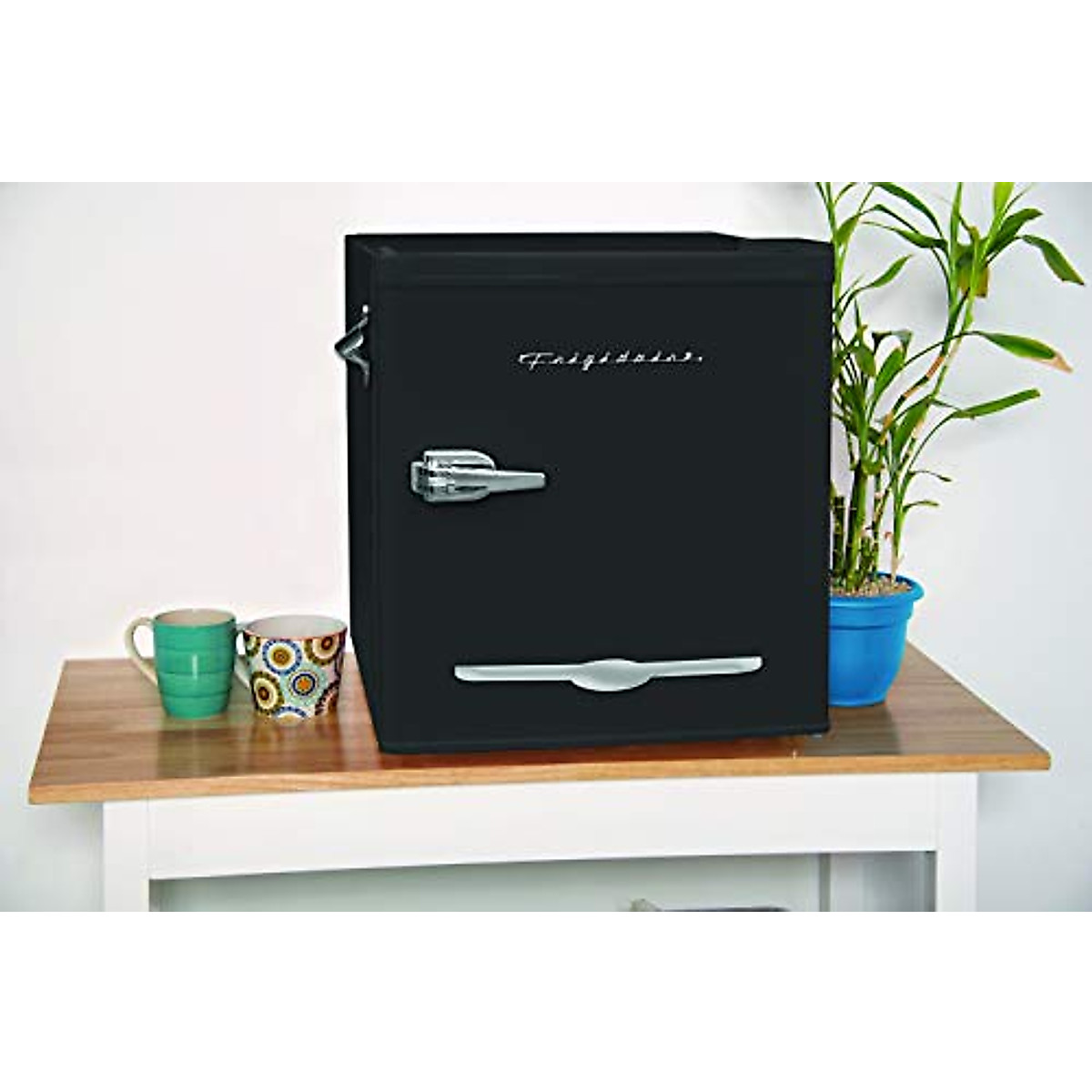 Frigidaire CUREFR176BK 1.6 Cubic-ft Retro Compact Refrigerator, Medium, BLACK