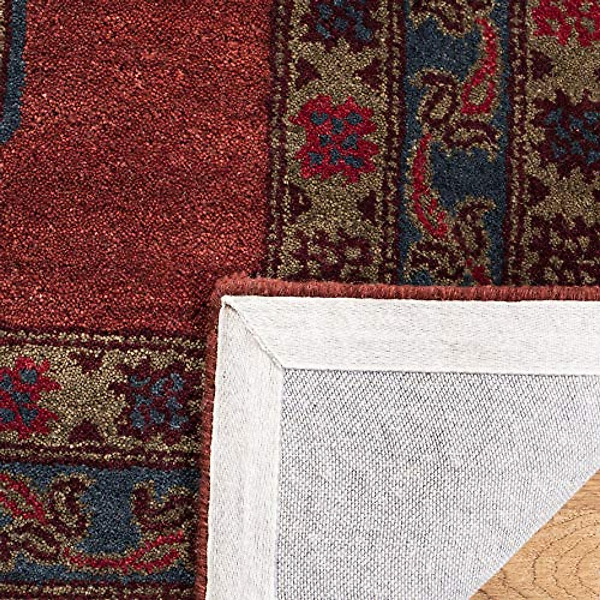 SAFAVIEH Heritage Collection Accent Rug - 4' x 6', Red, Handmade Traditional Oriental Wool, Ideal for High Traffic Areas in Entryway, Living Room, Bedroom (HG919Q)