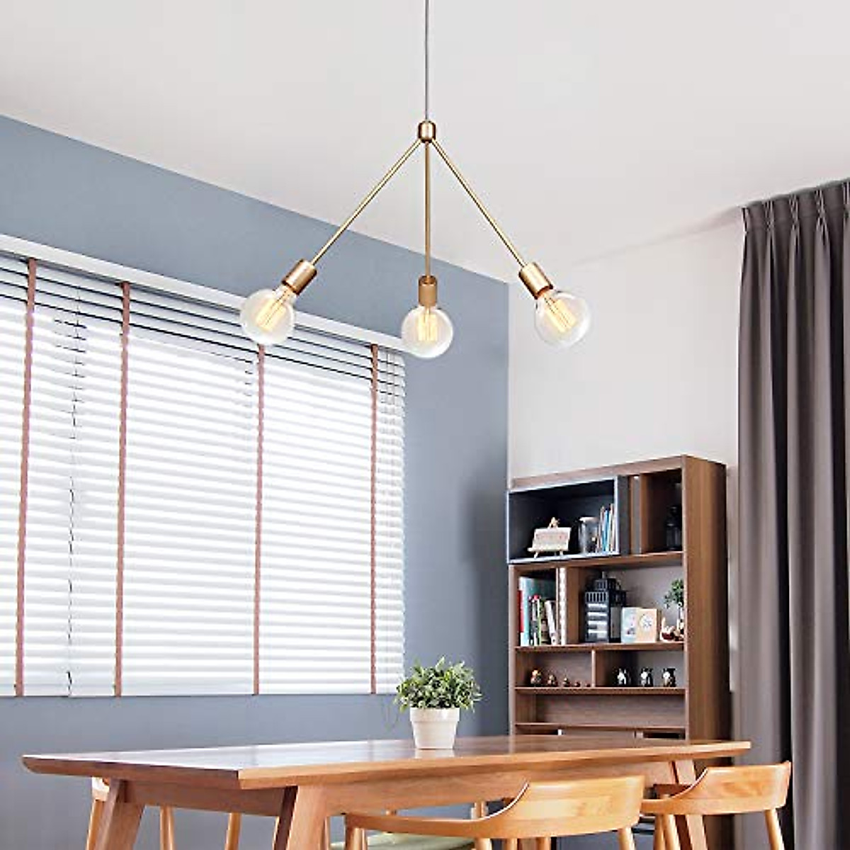 Globe Electric 60W Vintage Edison G30 Vanity Tungsten Incandescent Filament Light Bulb, E26 Standard Base, 245 Lumens