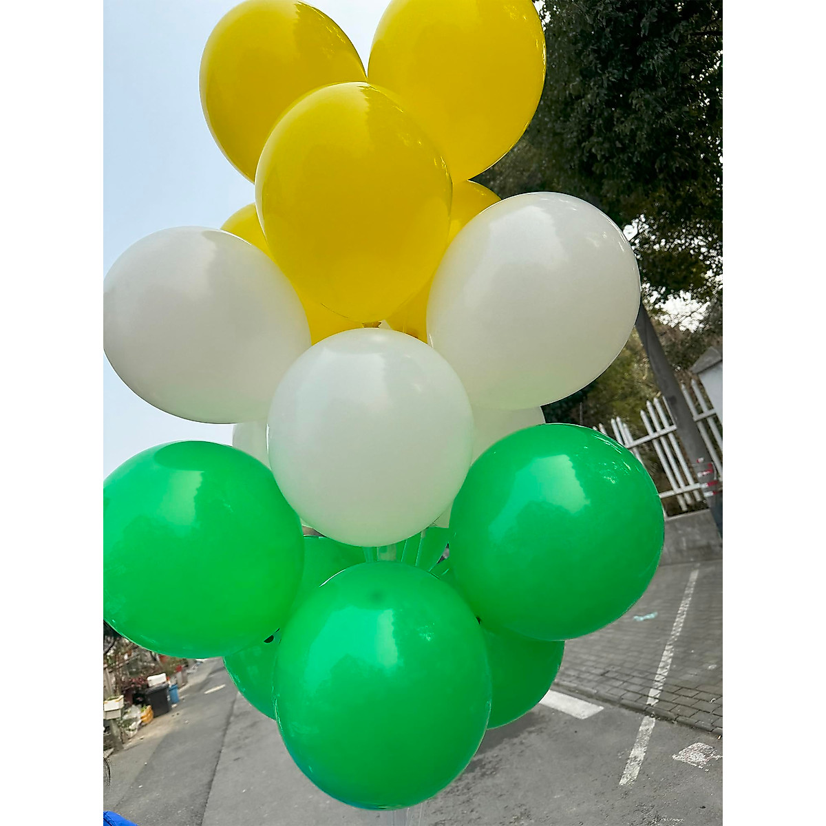 JODIDI 100 Pcs 12 Inch Latex Balloons in Green, White and Yellow, Perfect for Spring, Children's Birthday, Summer, Graduation, St. Patrick's Day， Wedding and Baby Shower Party Balloons Decorations