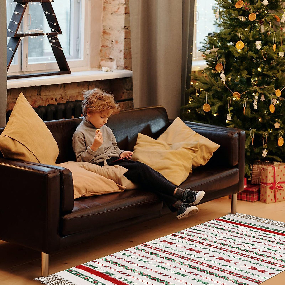 HiiARug Boho Decor Runner Rug 2'x4'4" Tufted Area Rug with Tassels Machine Washable Runner Rugs for Hallway Living Room Front Porch Patio Balcony Bedroom