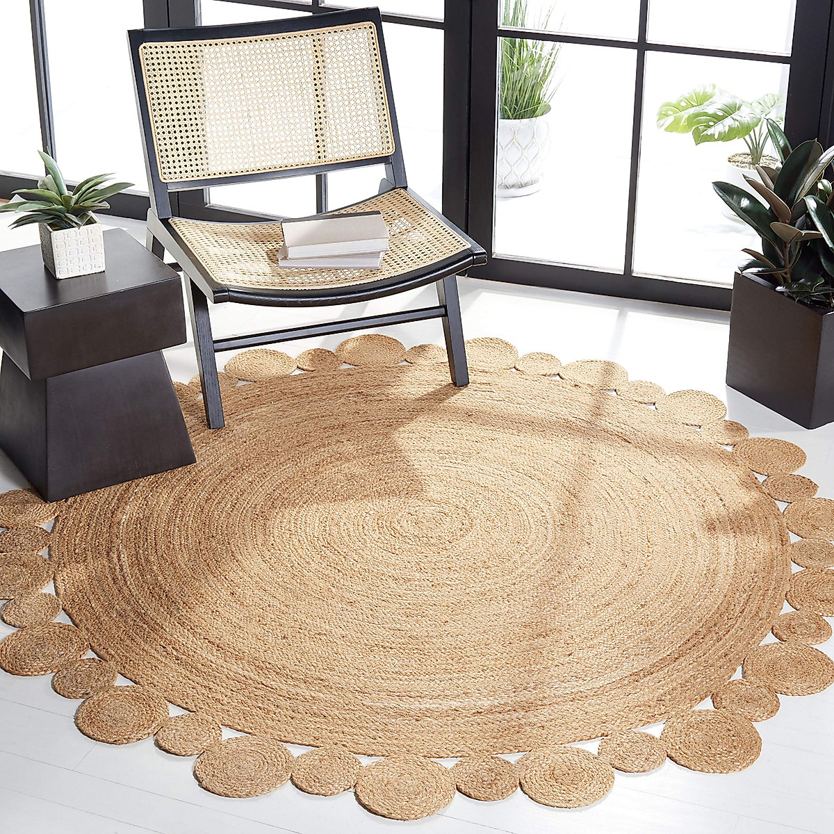 SAFAVIEH Natural Fiber Round Collection 4' Round Natural NFB307A Handmade Boho Country Charm Jute Area Rug