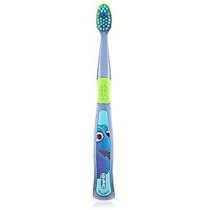 Oral-B Battery Powered Kids Manual Toothbrush, Finding Dory Characters, for Children and Toddlers 3+, Extra Soft Bristles - Pack of 6 (Characters and Colors Vary)