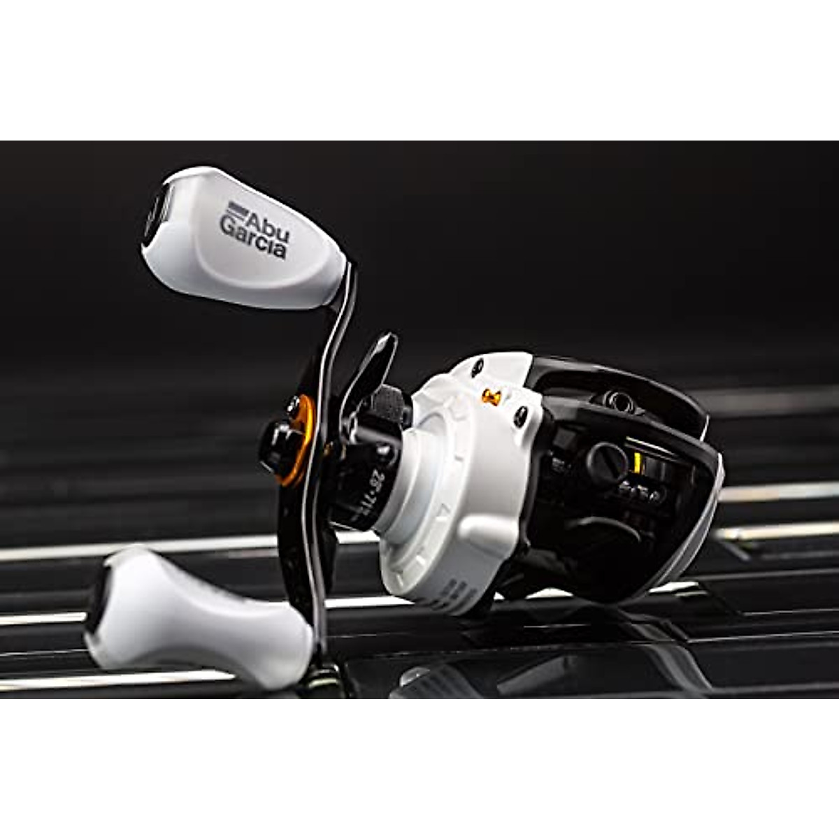 Abu Garcia Max Pro Low Profile Baitcast Reel, Size LP (1539728), 7 Stainless Steel Ball Bearings + 1 Roller Bearing, Synthetic Star Drag, Max of 15lb | 6.8kg, Multi