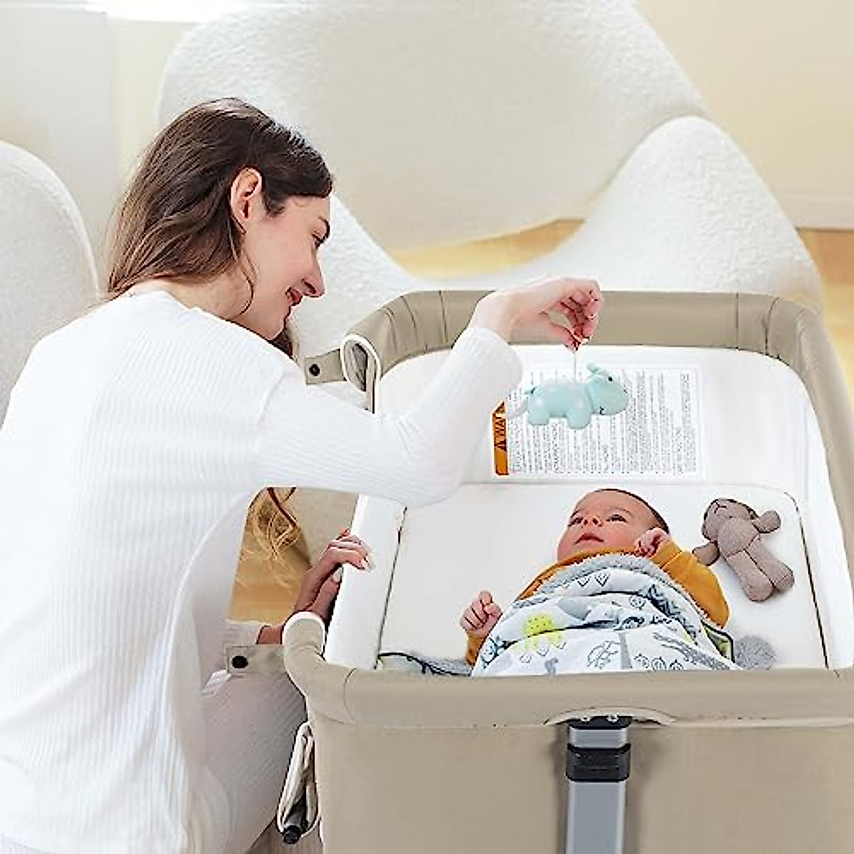 Ihoming Baby Bassinet Bedside Sleeper, Baby Bed Side Crib with Storage Basket, Easy Folding Bassinets, Adjustable Baby Bed for Infant Newborn, Pure Khaki