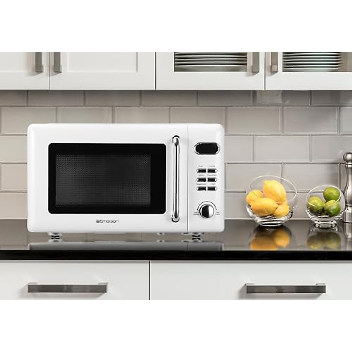 Emerson MWR7020W Compact Countertop Microwave Oven with Button Control, LED Display, 700W 5 Power Levels, 8 Auto Menus, Glass Turntable and Child Safe Lock, 0.7, Retro White