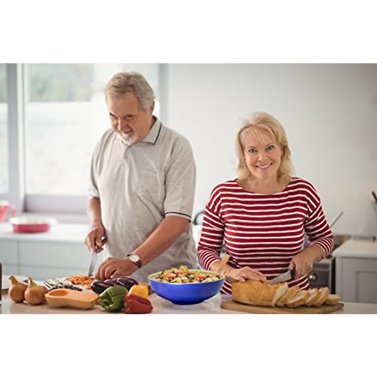 Annovero Serving Bowls, Set of 3 Large Porcelain Dishes for Entertaining, Big Bowl, Large Bowls for Eating, for Soup, Salad, Pasta, Parties, Fruit, Chips, 9.5 Inch Diameter, 72 Fluid Ounce Capacity