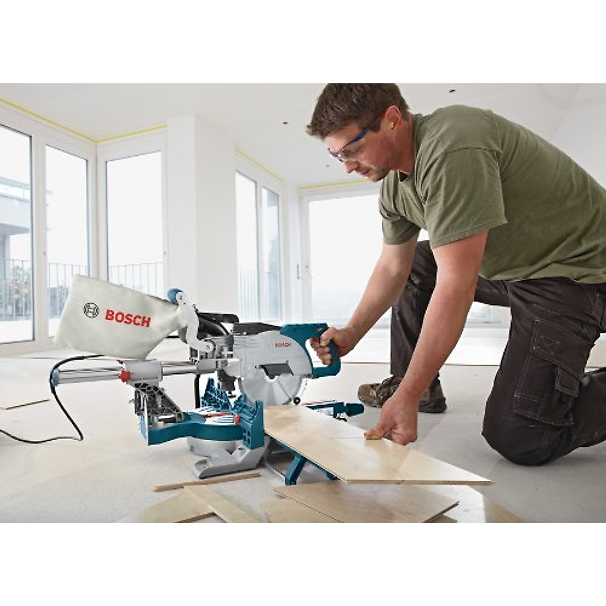 BOSCH CM8S 8-1/2 Inch Single Bevel Sliding Compound Miter Saw, Blue