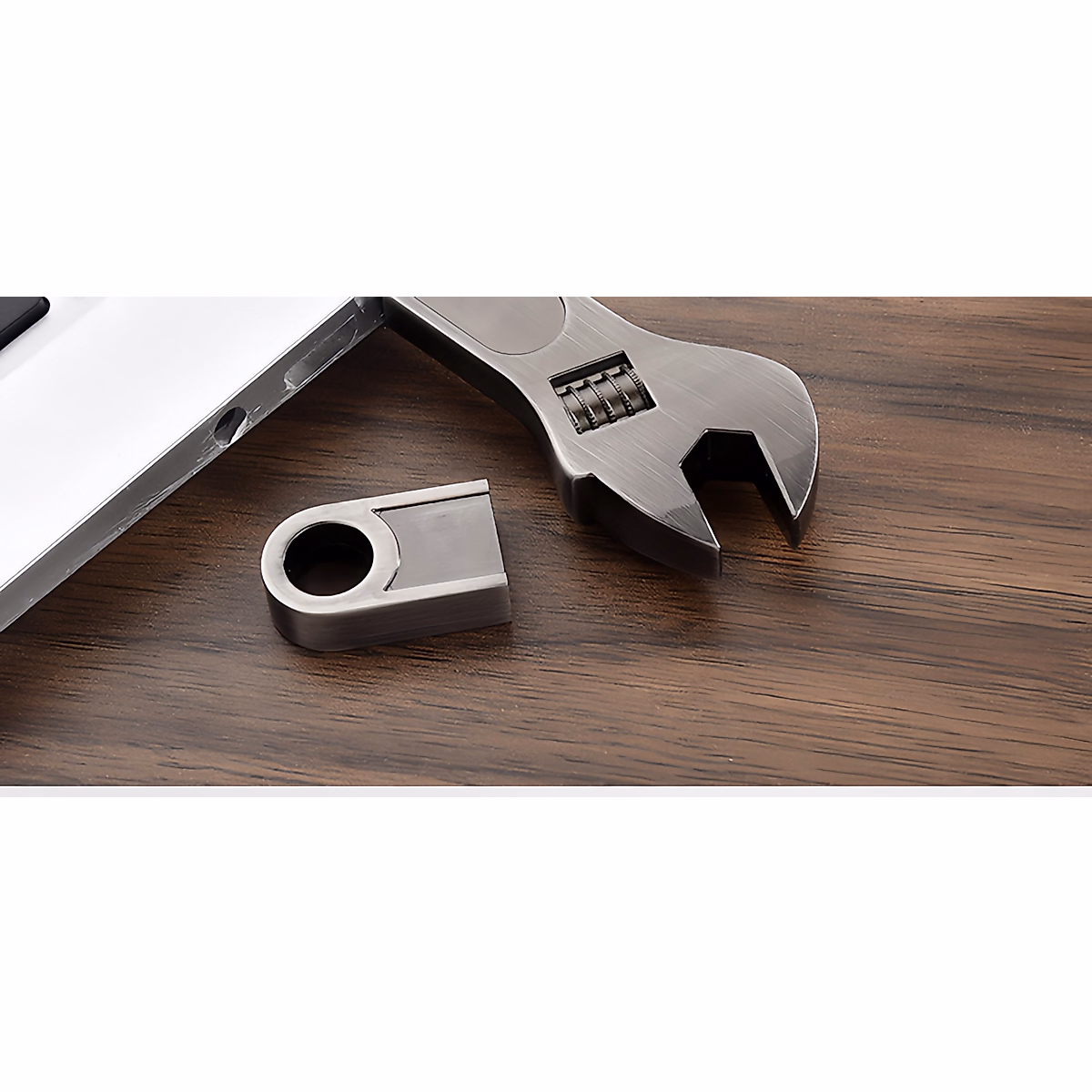 WooTeck 64GB Metal Wrench USB Flash Drive Livid
