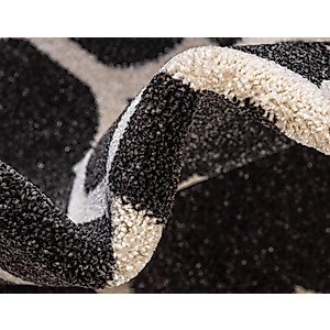 Unique Loom Trellis Collection Area Rug - Philadelphia (5' 1" x 8' Rectangle Black/Beige)