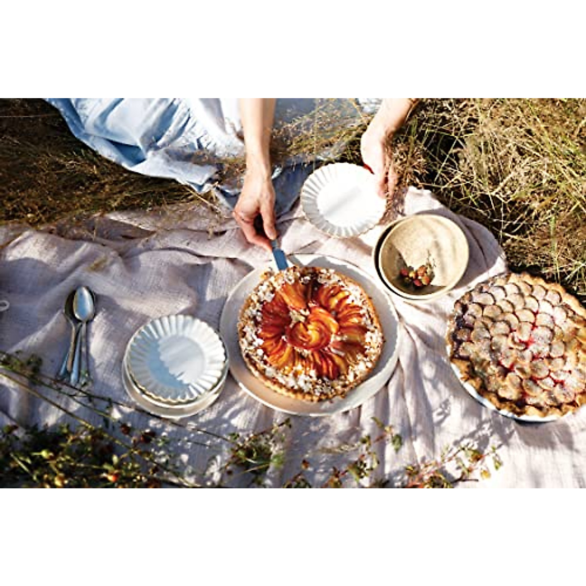 Cannelle et Vanille Bakes Simple: A New Way to Bake Gluten-Free (with Vegan Options for Most Recipes)