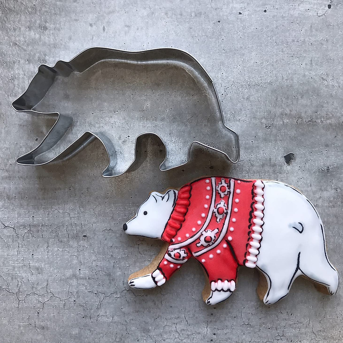 LILIAO Walking Grizzly Bear/Polar Bear Cookie Cutter - 4.6 x 2.6 inches - Woodland Animal Biscuit and Fondant Cutters - Stainless Steel