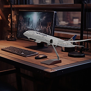 Bswath Large Model Airplane 1:130 American United Airway Boeing 787 Model Jet Plane Model for Adults with LED Light for Gift and Decoration