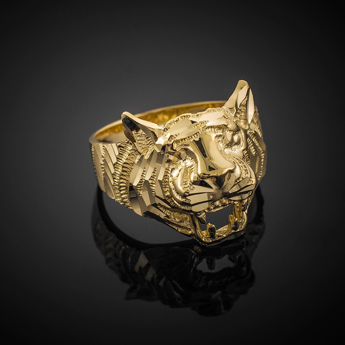 Animal Kingdom Women's 10k Yellow Gold High Polish Band Tiger Ring (Size 8.25)