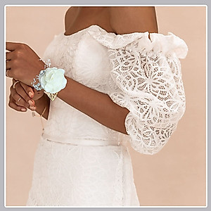 XAN Bridesmaid Wrist Flower Corsage Bride Silk Wrist Flower, with Artificial Pearl Bead Elastic Bracelet Wristband Gold Leaf, Used for Wedding Ball Hand Flower Decoration (Creamy & Wrist Flower)