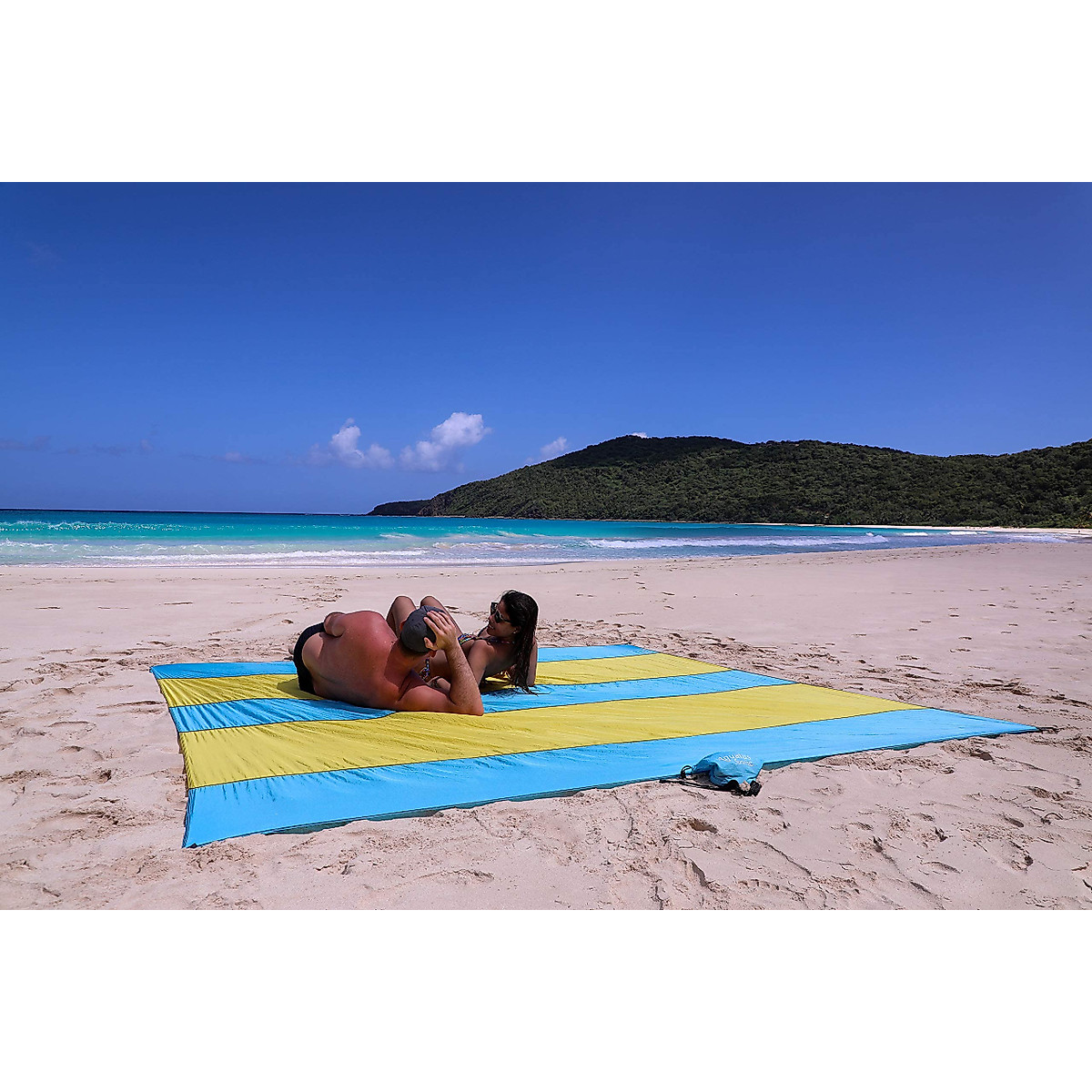 AQUATUS Premium XXL Beach Blanket Sandproof Water Resistant Quick Dry Mat 10ft by 9ft for 1-8 Adults with 4 Metal Stakes, 4 Corner Pockets, Secure Clip and Strap, and Attached Bag