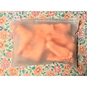 DR DINGUS Finger Hand & Feet Puppets - 4 Hands, 4 Feet, 4 Handles - Premium Rubber Little Tiny Finger Hands – Fun and Realistic Design – Ideal Gag Present