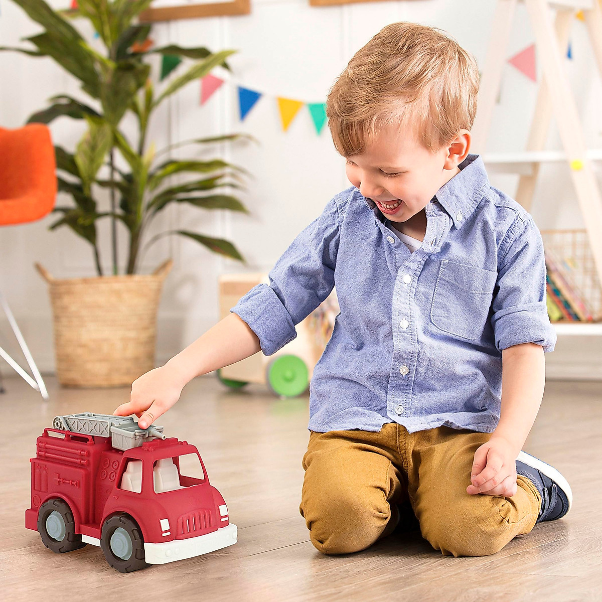 Battat- Wonder Wheels- Fire Truck – Red Fire Truck Toy With Moveable Ladder & Basket – Classic Rescue Vehicle For Toddlers, Kids- Recyclable – 1 year +