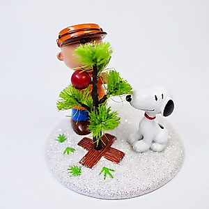 Department 56 Peanuts Charlie Brown & Snoopy The Perfect Tree Figurine | Hand-Crafted & Hand-Painted 2.76 Inch