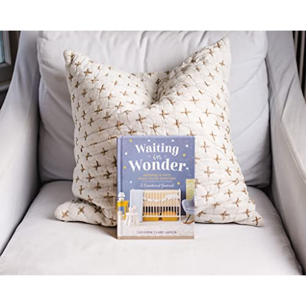 Waiting in Wonder: Growing in Faith While You're Expecting