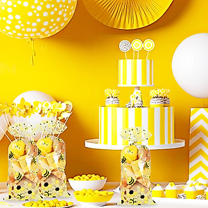 Styquenzer 100Pcs Bee Party Bags Honey Bee Plastic Candy Bags Yellow Honey Bee Treat Bags Goodie Bags Bee Gift Bags with Gold Twist Ties for Gender Reveal Party Supplies