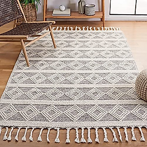 Safavieh Natura Collection Accent Rug - 4' x 6', Ivory & Black, Handmade Flat Weave Moroccan Boho Rustic Braided Tassel Wool, Ideal for High Traffic Areas in Entryway, Living Room, Bedroom (NAT307A)