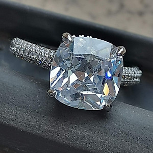 GUIDECUN Women's Fashion Shiny Simulation Diamond Ring Plated Platinum Cushion Cut Cubic Zirconia CZ Statement Halo Wedding Engagement Jewelry (US size 8)