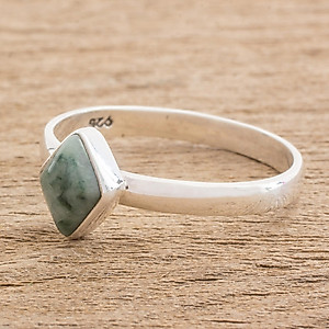 NOVICA Artisan Handmade Jade Single Stone Ring Green Rhombus from Guatemala Sterling Silver Cocktail Geometric [crownbezel 0.4 in L x 0.2 in W x 0.2 in H Band Width 2 mm W] ' Love Rhombus in Green'