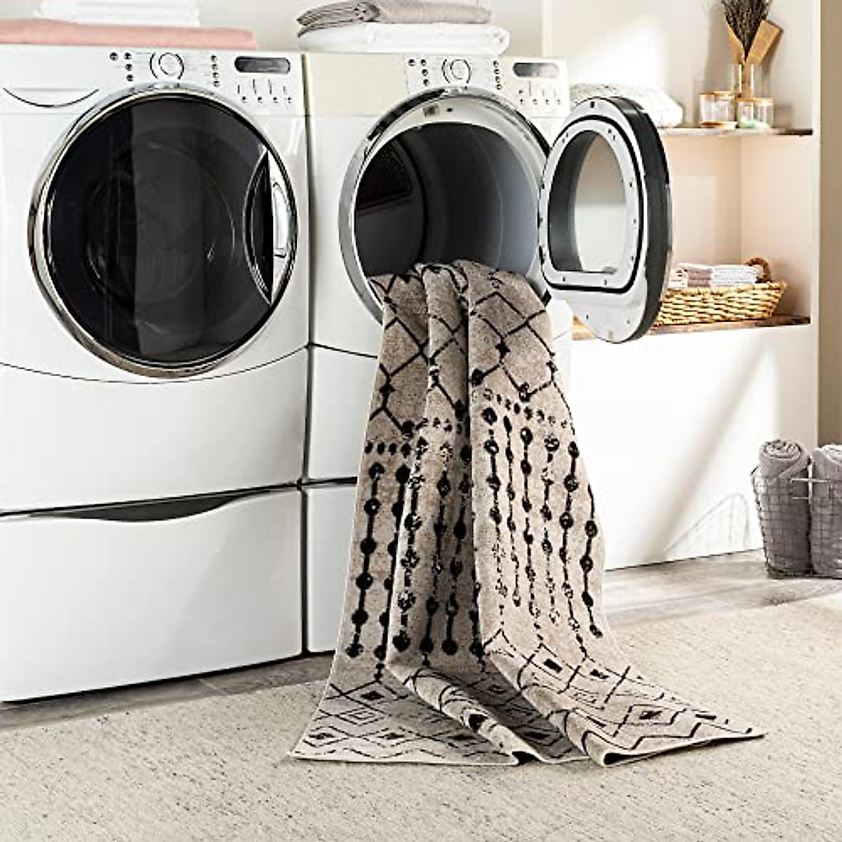 Mark&Day Washable Rugs, 8x10 Mary Global Cream Area Rug, Black Beige Carpet for Living Room, Bedroom or Kitchen (7'10" x 10', Machine Washable)