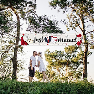 Labakita Large Just Married Banner, Wedding Ceremony Front Yard Banner Sign, Wedding Banner for Outside/Inside, Honeymoon Bridal Shower Wedding Party Decoration Supplies