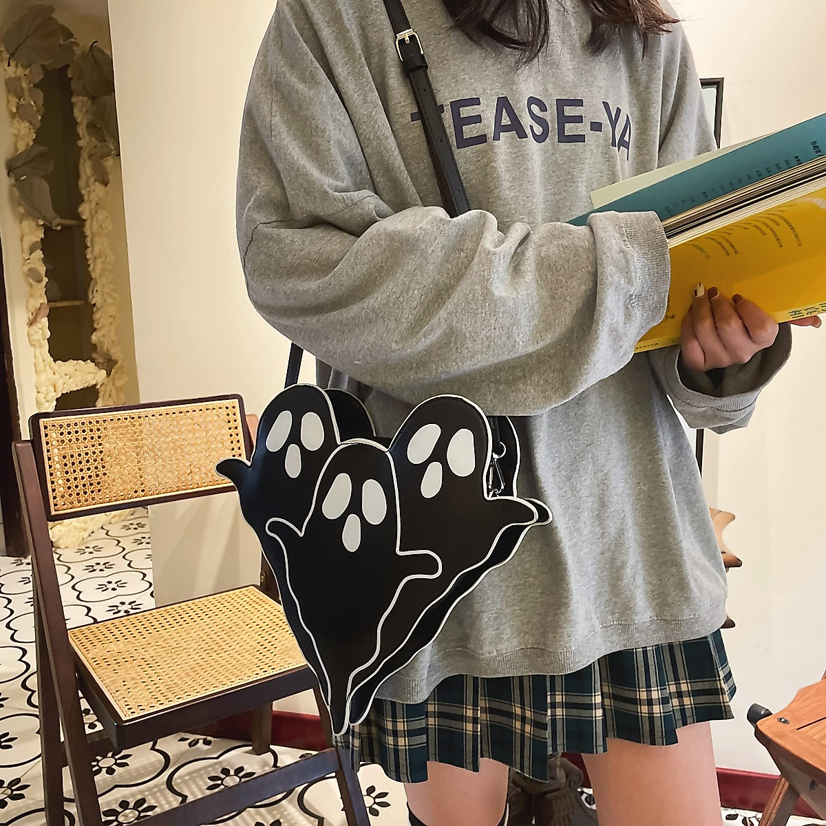 QiMing Ghost Shoulder Purses,PU Specter CrossBody Bag for Girl Women(Black)