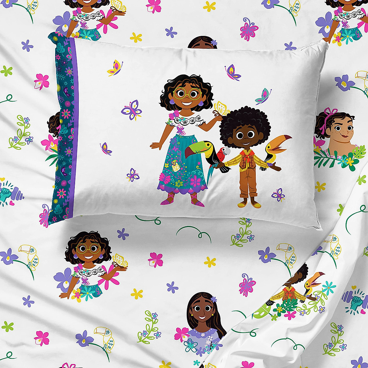 Jay Franco Disney Encanto Sister Magic Twin Sheet Set - 3 Piece Set Super Soft and Cozy Kid’s Bedding - Fade Resistant Microfiber Sheets (Official Disney Product)
