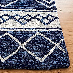 Safavieh Metro Collection 4' x 6' Navy/Ivory MET459N Handmade Moroccan Boho Wool Area Rug